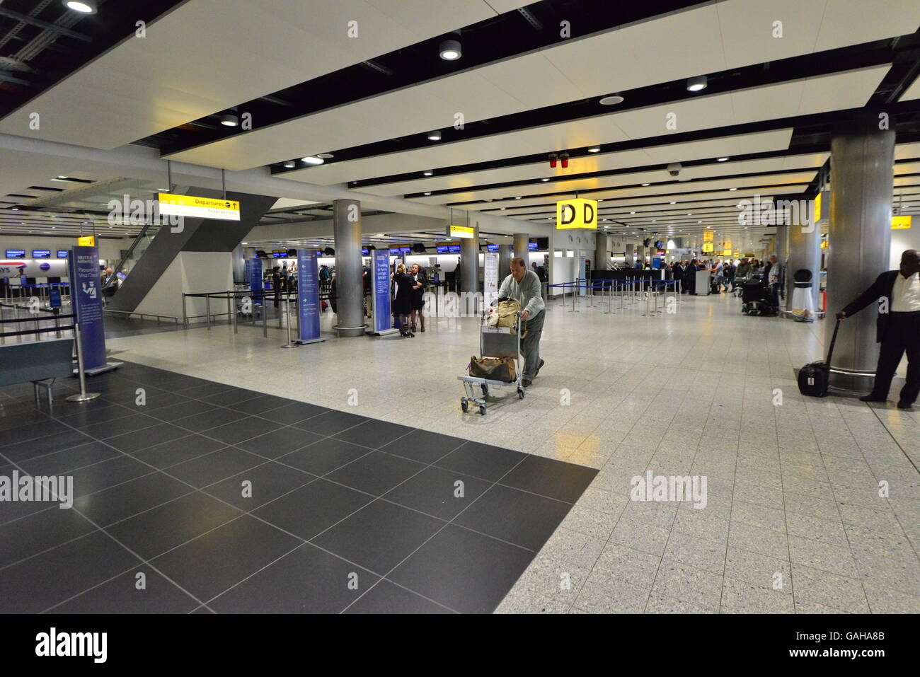 Passagiere Check In Terminal 3 Heathrow Flughafen Stockfotos und ...