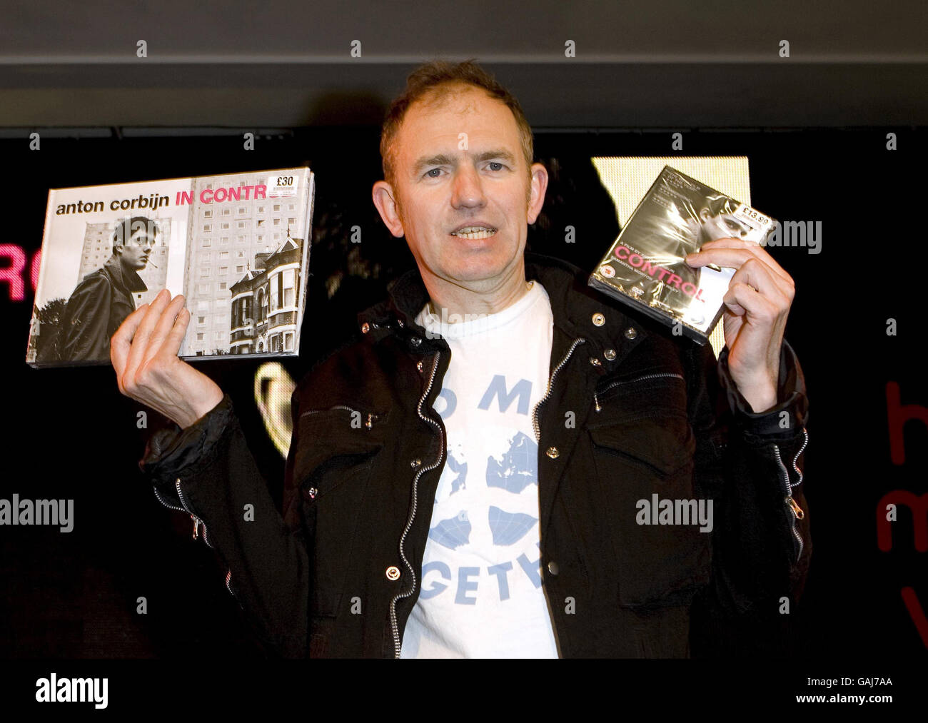 Anton corbijn feiert die kontroll auf dvd -Fotos und -Bildmaterial in ...