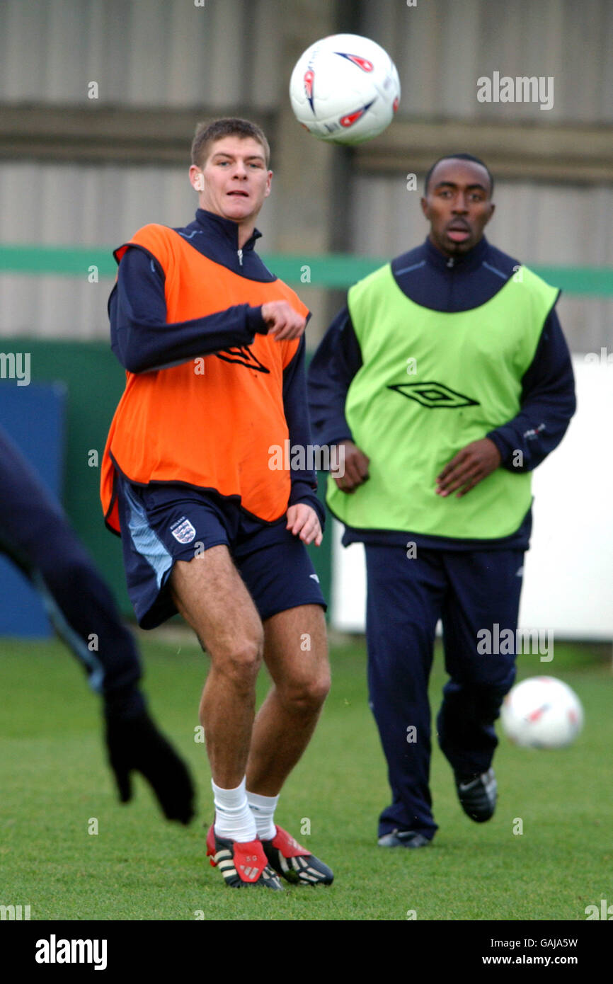 Steven gerrard training -Fotos und -Bildmaterial in hoher Auflösung – Alamy
