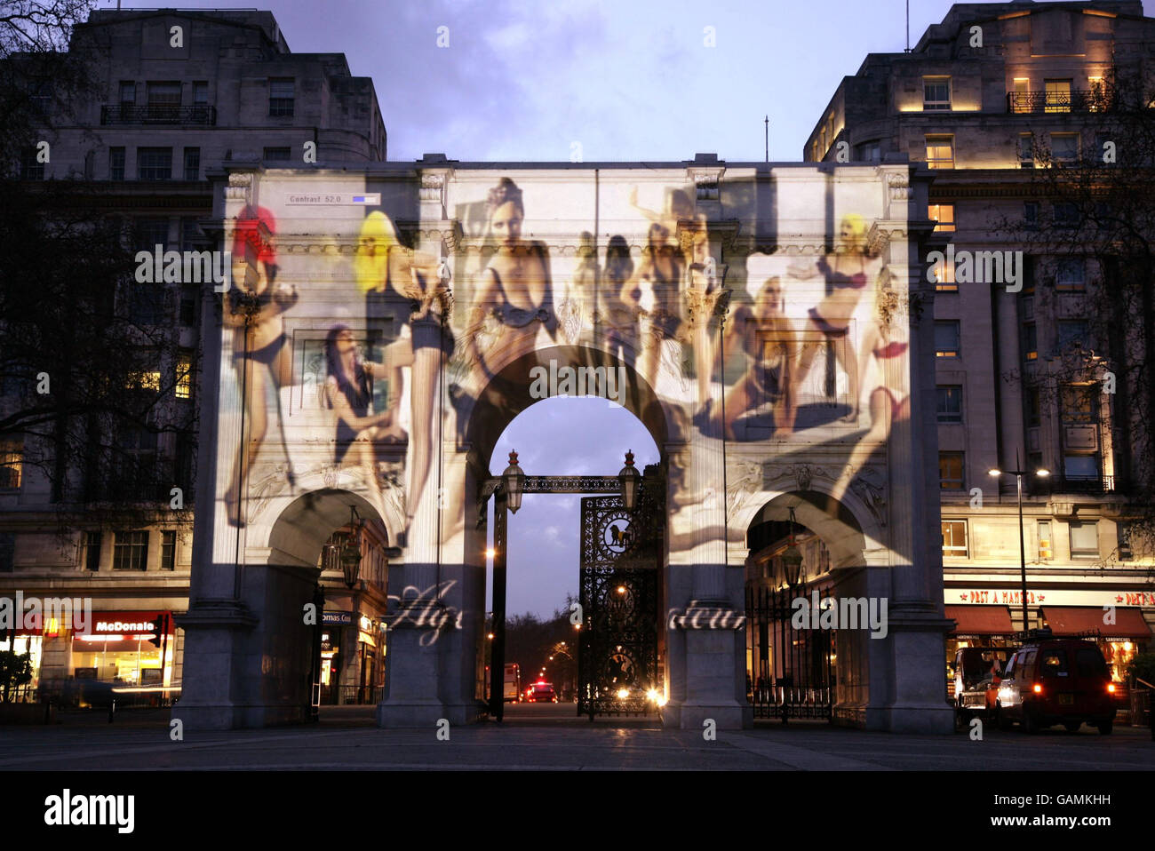 Agent provocateur projektion -Fotos und -Bildmaterial in hoher ...