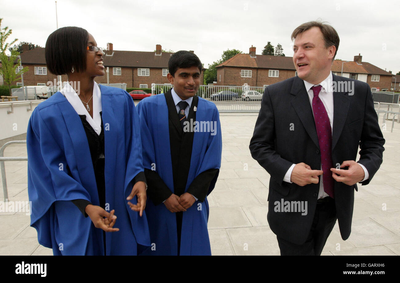 Ed Balls MP, der Staatssekretär für Kinder, Schulen und Familien ...