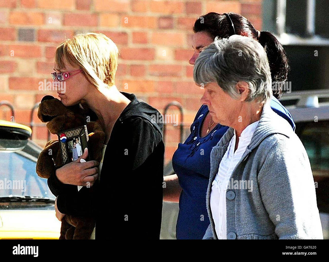 Amanda Peak, mit einem Bild ihrer Söhne Ben und Arron, die bei einem ...