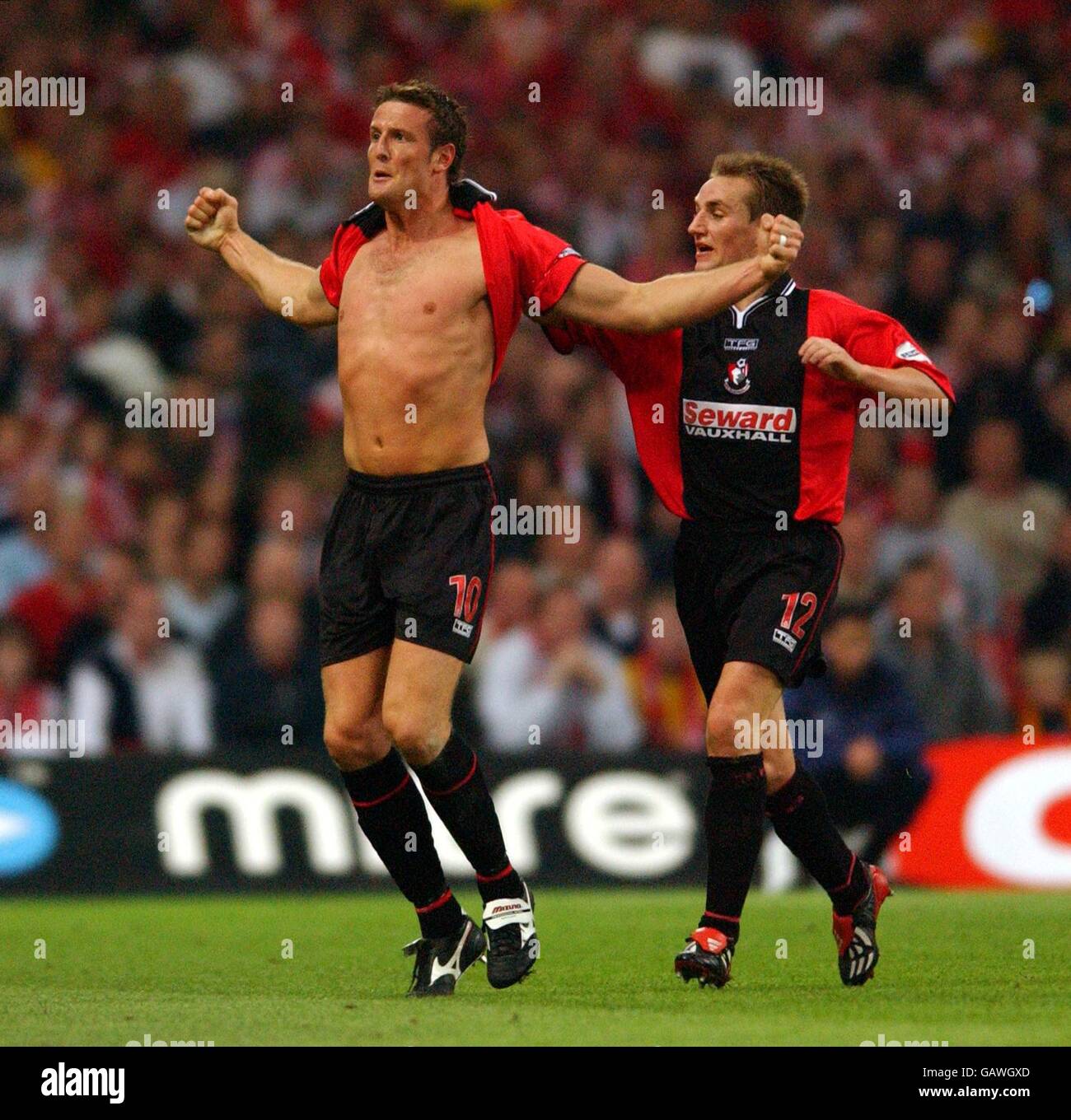 Afc bournemouths steve fletcher feiert nach dem ersten tor -Fotos und ...