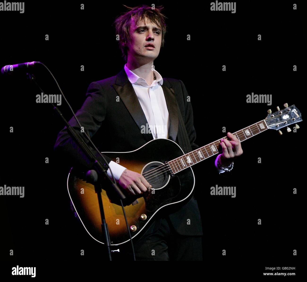 Pete doherty konzert -Fotos und -Bildmaterial in hoher Auflösung – Alamy