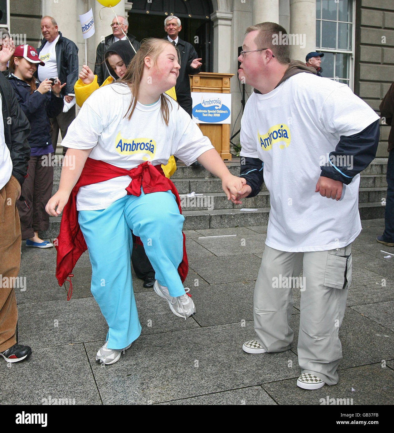 Gillian mooney martin donoghue tanz auf dem parnell square -Fotos und ...