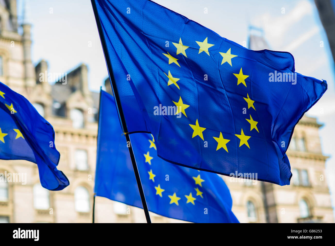 Eu fahnen -Fotos und -Bildmaterial in hoher Auflösung – Alamy