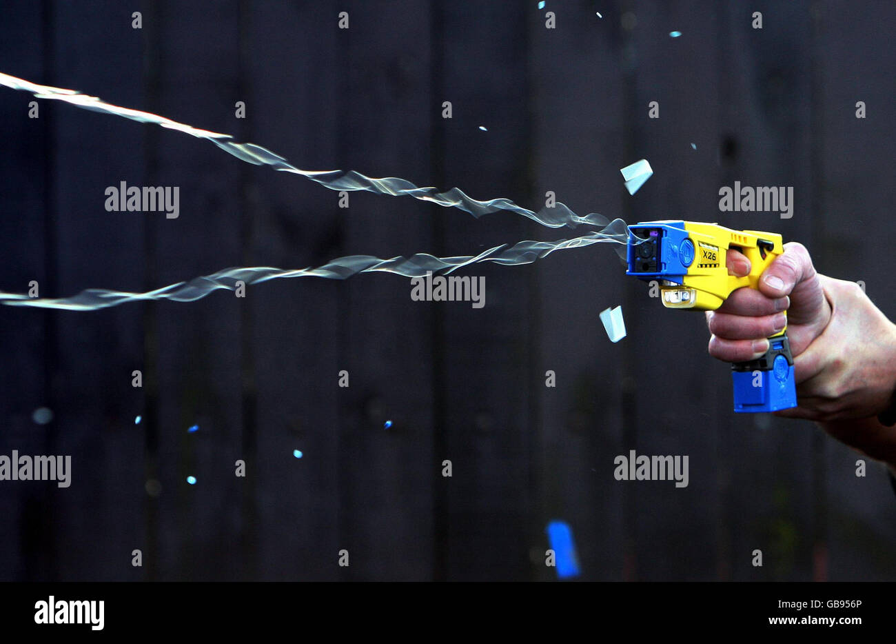Taser Pistole Stockfotos und -bilder Kaufen - Alamy