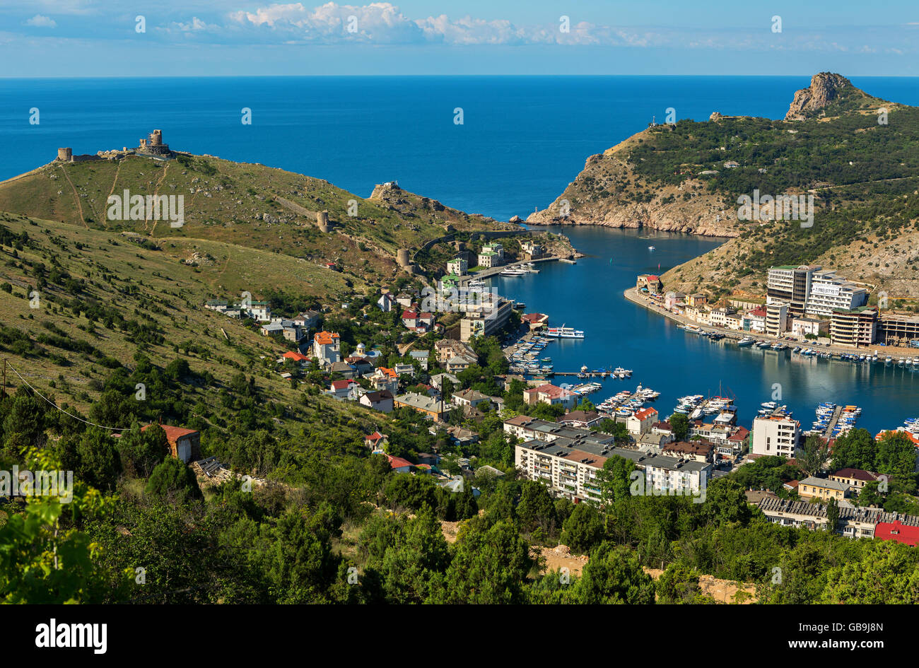 Balaklawa ist ein beliebter Ferienort der Krim. Balaklawa Bucht ...