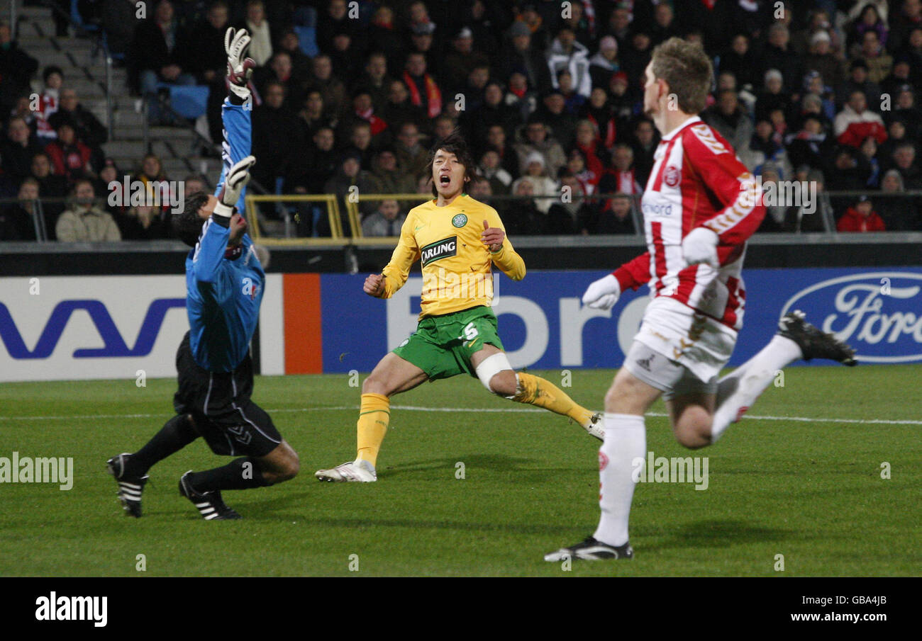 Gruppe e spiel im aalborg stadion -Fotos und -Bildmaterial in hoher ...