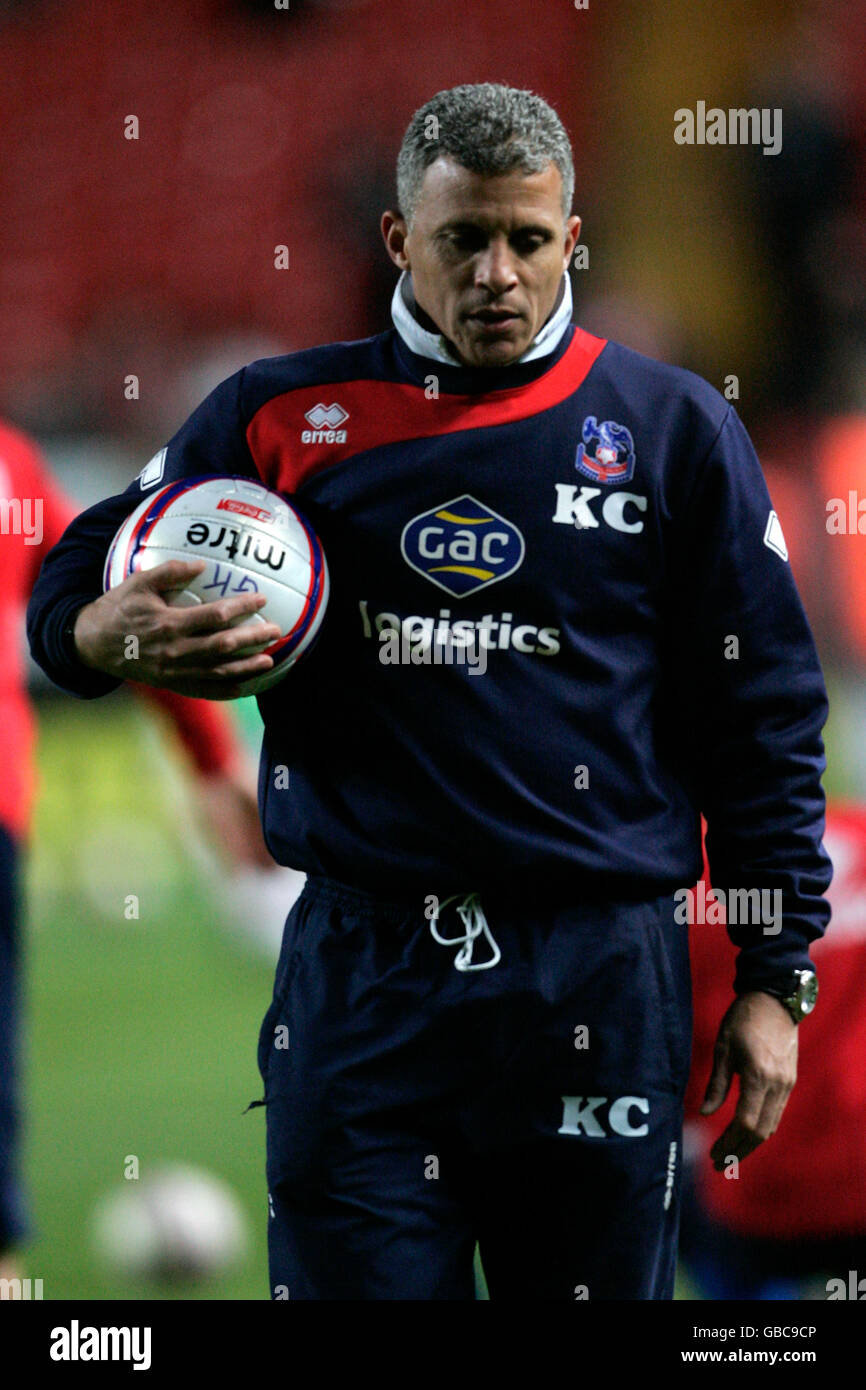 Kristallpalast erste mannschaft trainer keith curle -Fotos und ...