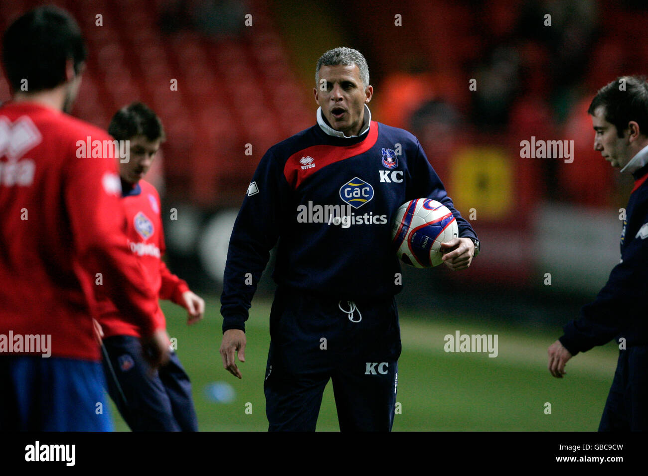 Kristallpalast erste mannschaft trainer keith curle -Fotos und ...