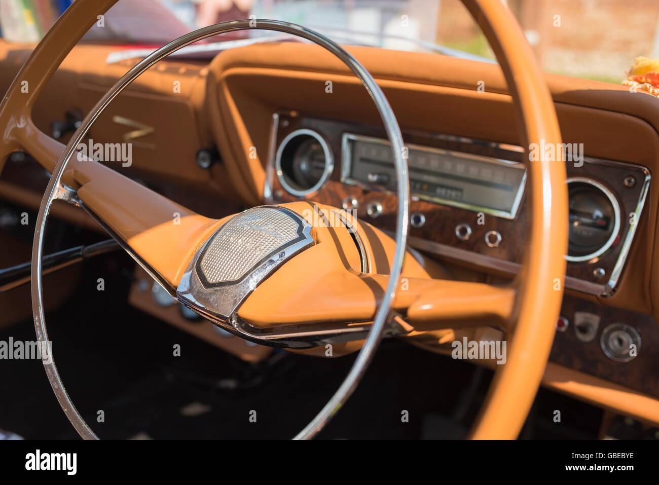 British Steering Wheel Stockfotos und -bilder Kaufen - Alamy