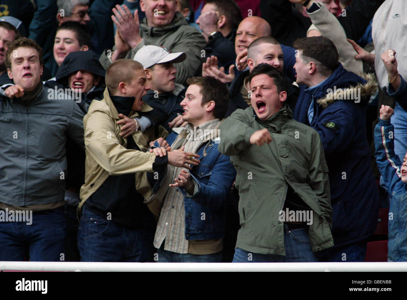 Herr der Ringe-Star Elijah Wood Drehszenen für Sein neuer Film ...