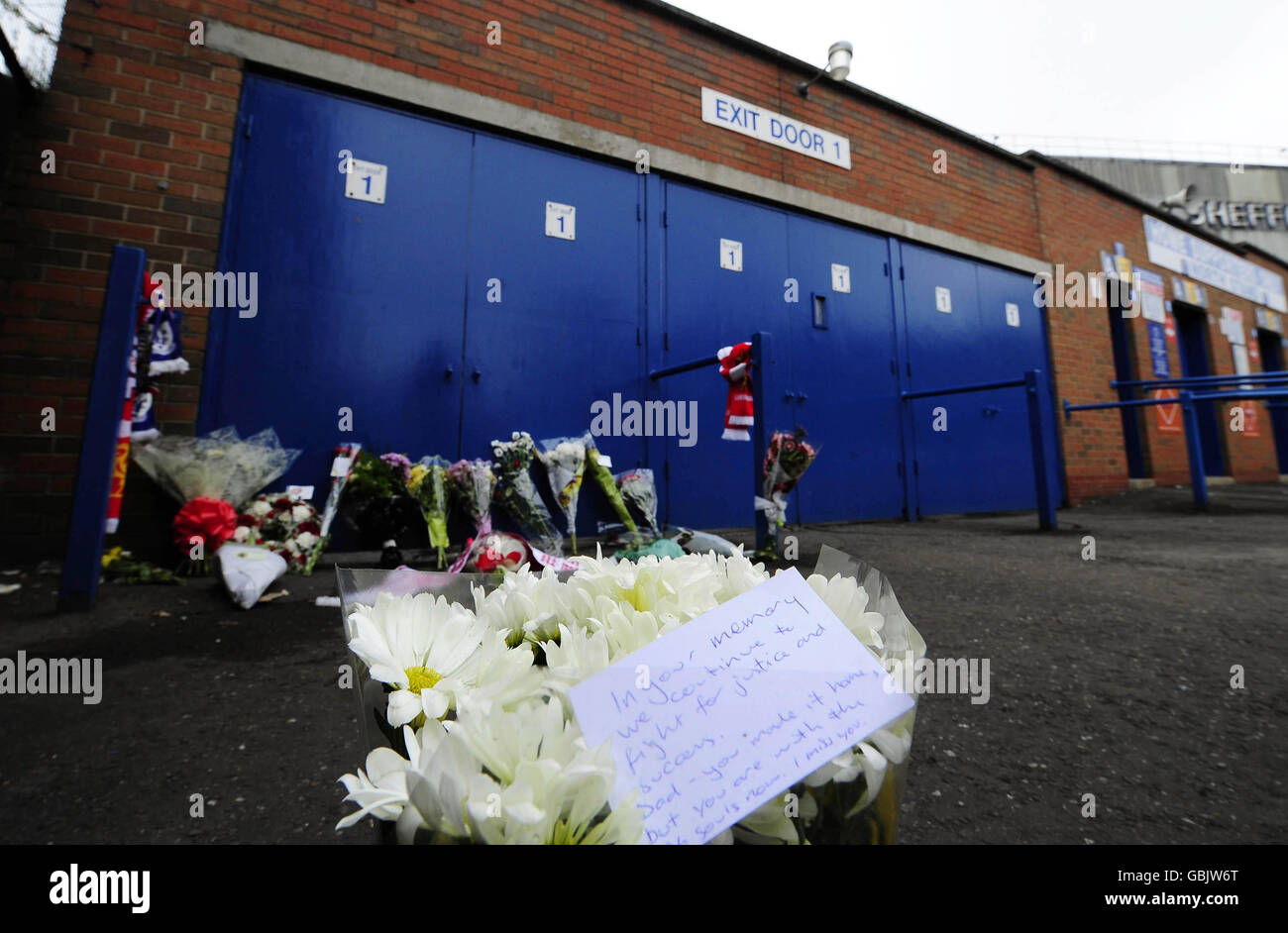 Eingang der leppings lane -Fotos und -Bildmaterial in hoher Auflösung ...