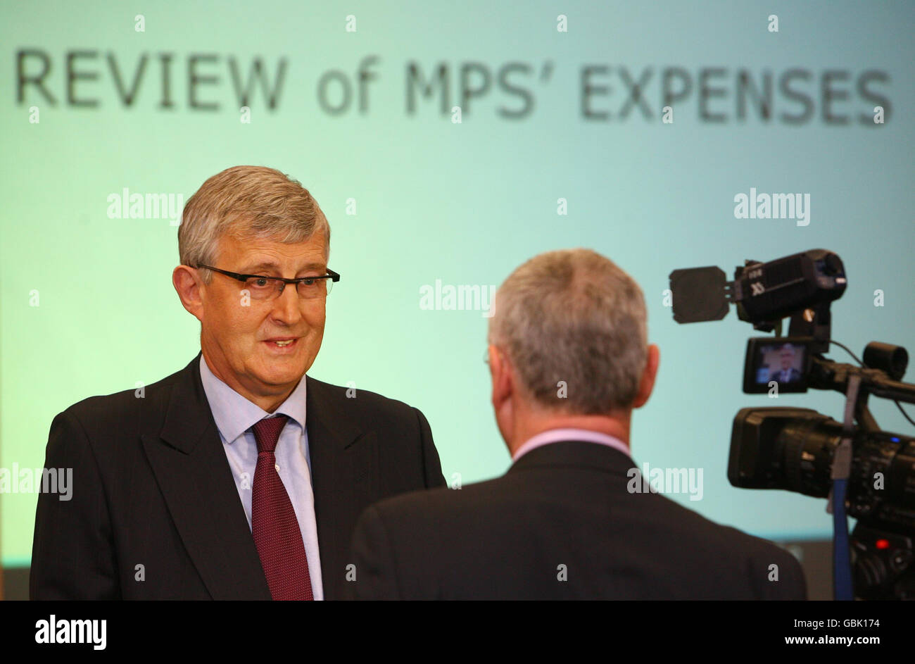 Sir christopher kelly ging -Fotos und -Bildmaterial in hoher Auflösung ...