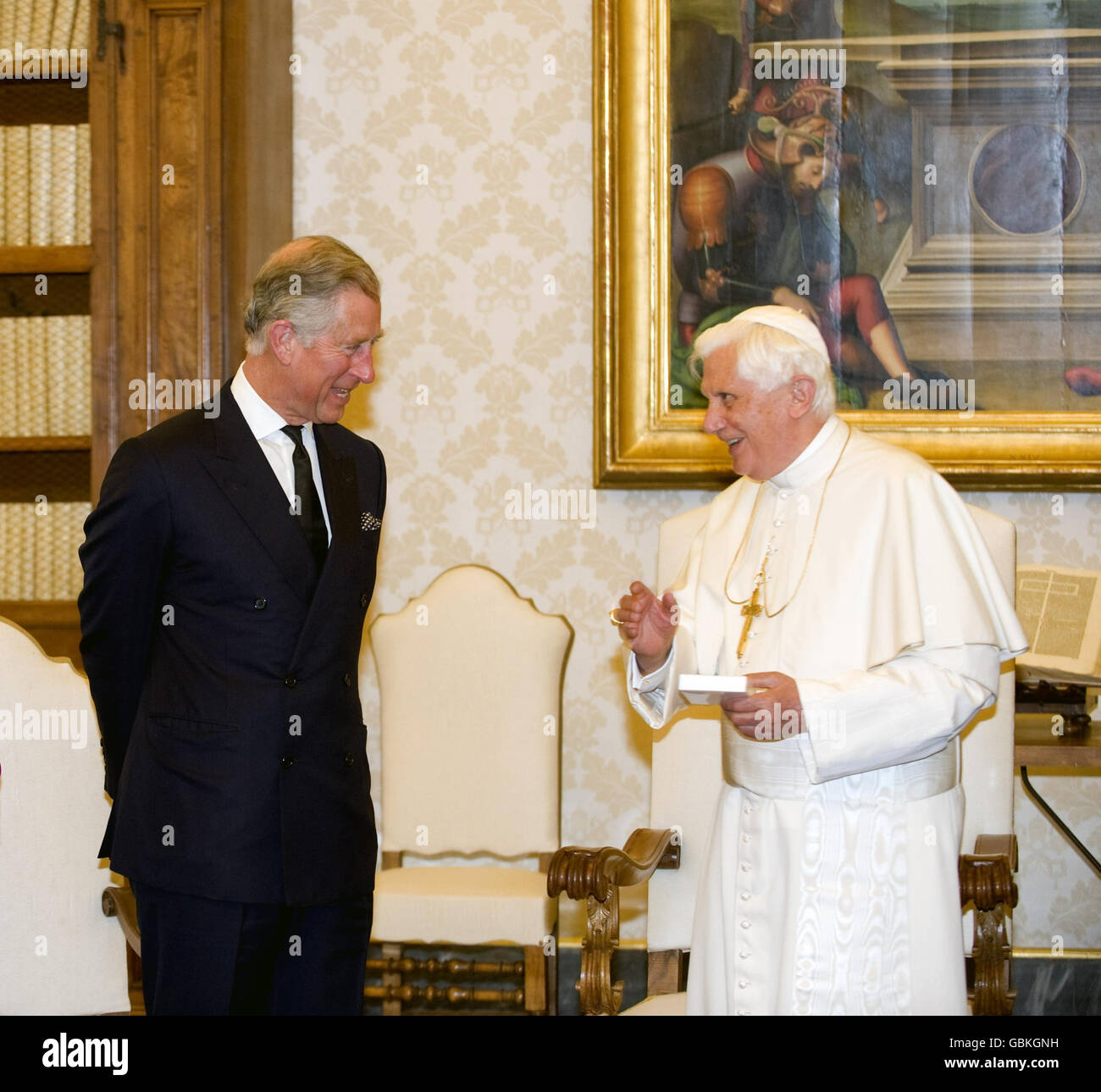 Der prinz wales papst benedikt xvi in der bibliothek vatikan -Fotos und ...