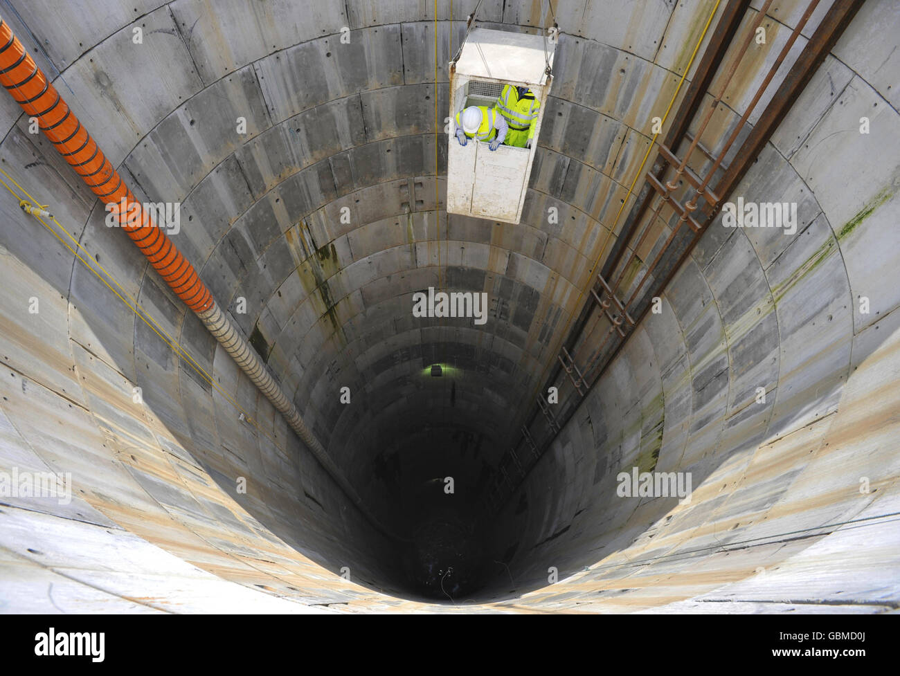 Durchbruch wassertunnel -Fotos und -Bildmaterial in hoher Auflösung – Alamy