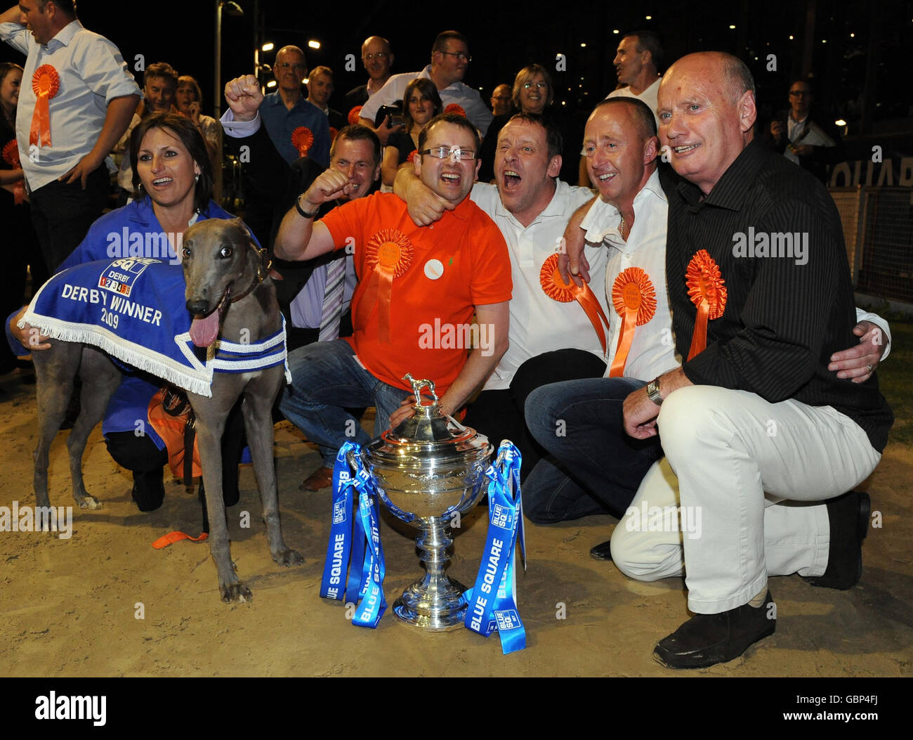 Rennen - Greyhound Racing - Blue Square Greyhound Derby - Wimbledon ...