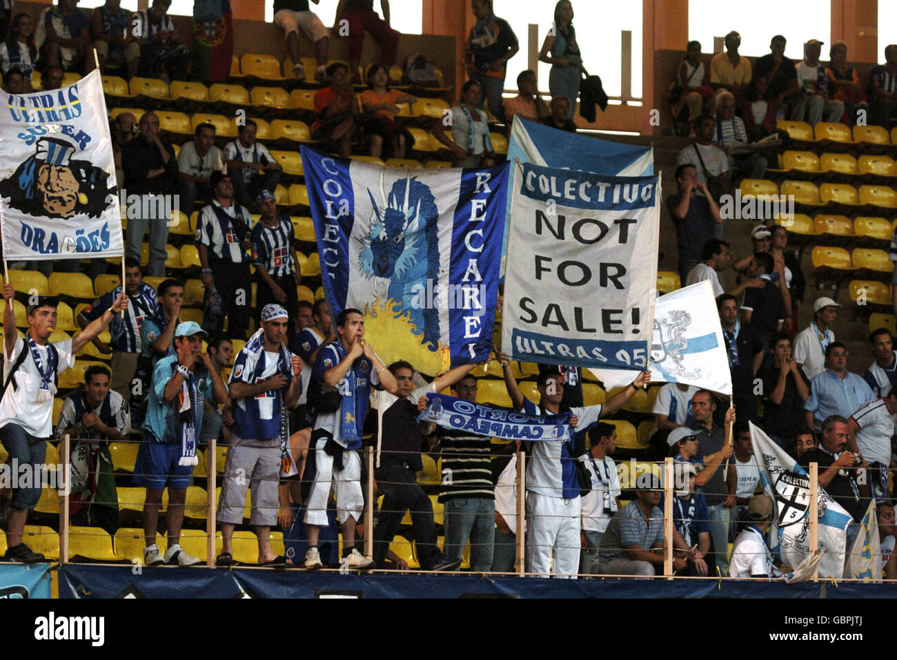 Fc porto fans im stade louis ii -Fotos und -Bildmaterial in hoher ...