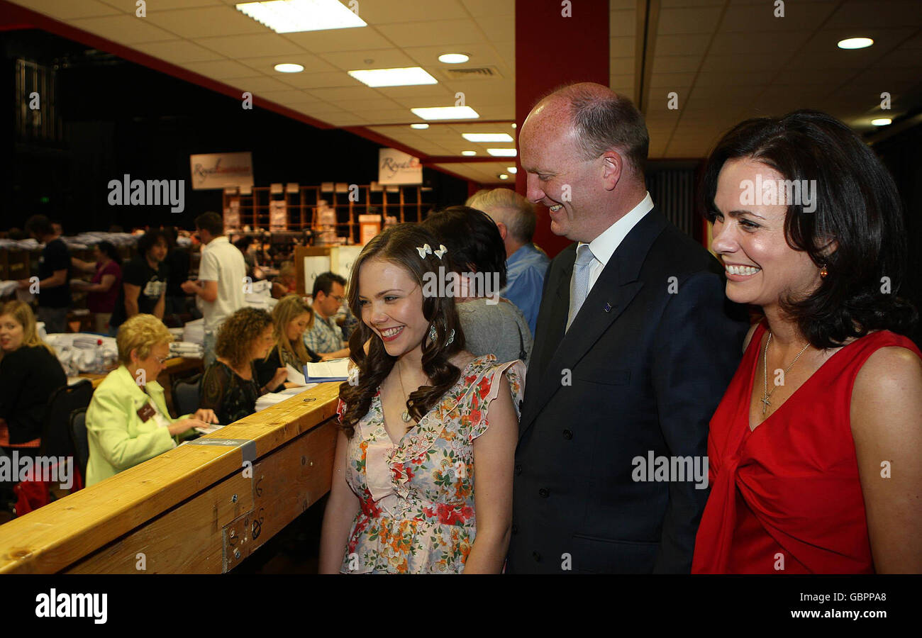 Libertas kandidat deklarieren ganley frau delia tochter rafaella -Fotos ...