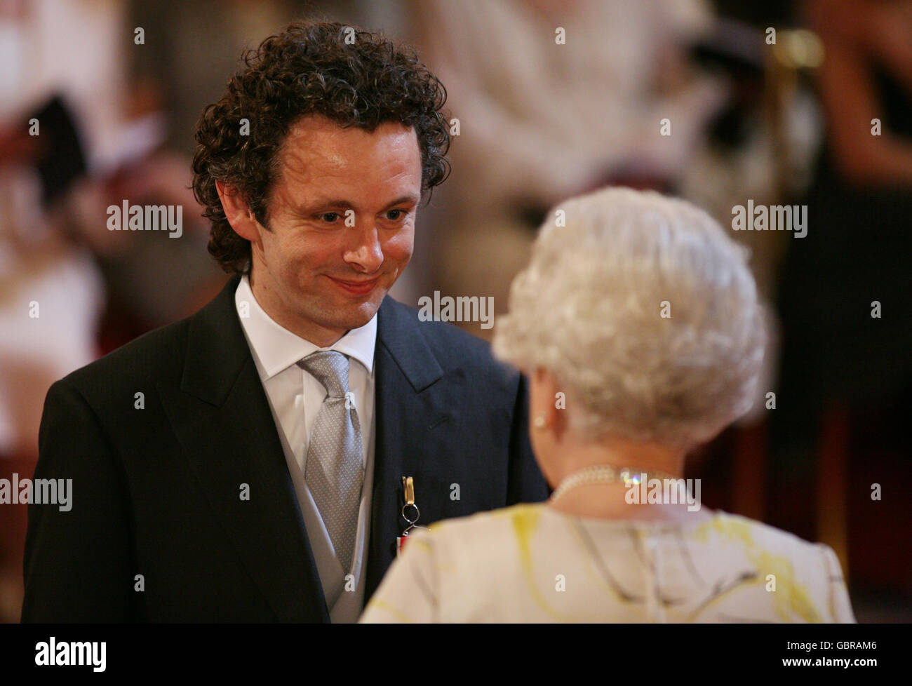 Receiving obe queen elizabeth ii buckingham palace -Fotos und ...
