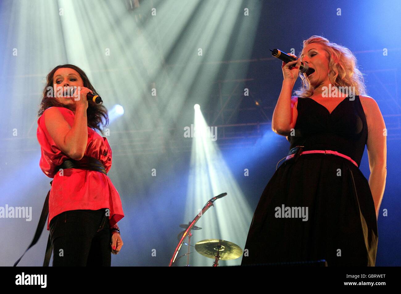 Sarah aus bananarama -Fotos und -Bildmaterial in hoher Auflösung – Alamy
