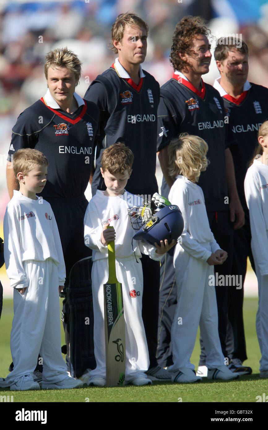 Stuart breit links und ryan sidebottom rechts -Fotos und -Bildmaterial ...