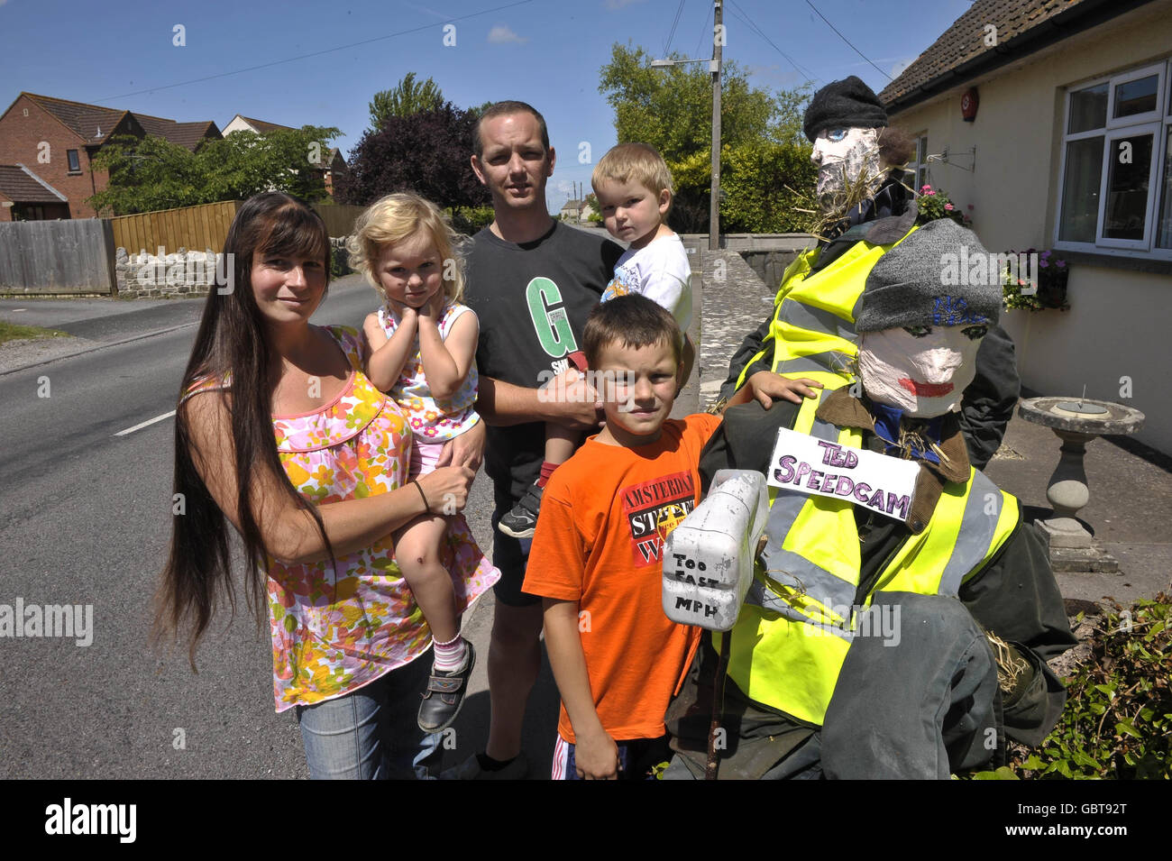 Ted barry radarkamera vogelscheuchen in glastonbury road in meare ...