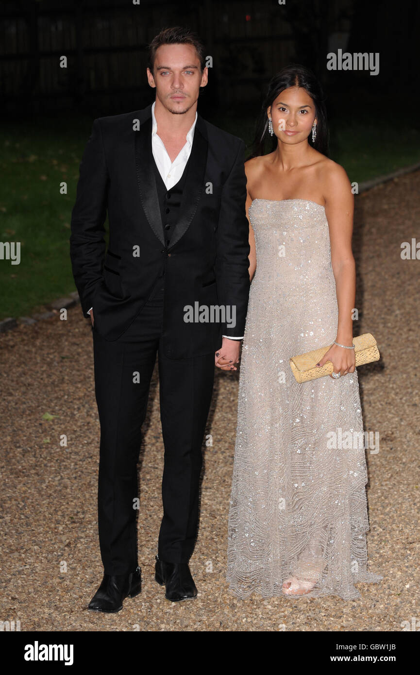 Reena hammer and jonathan rhys meyers -Fotos und -Bildmaterial in hoher ...