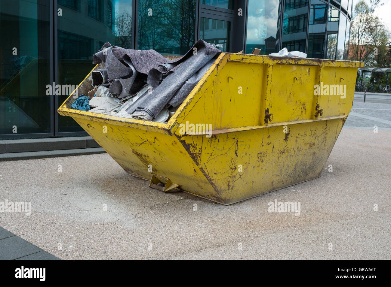Bauschutt container -Fotos und -Bildmaterial in hoher Auflösung – Alamy