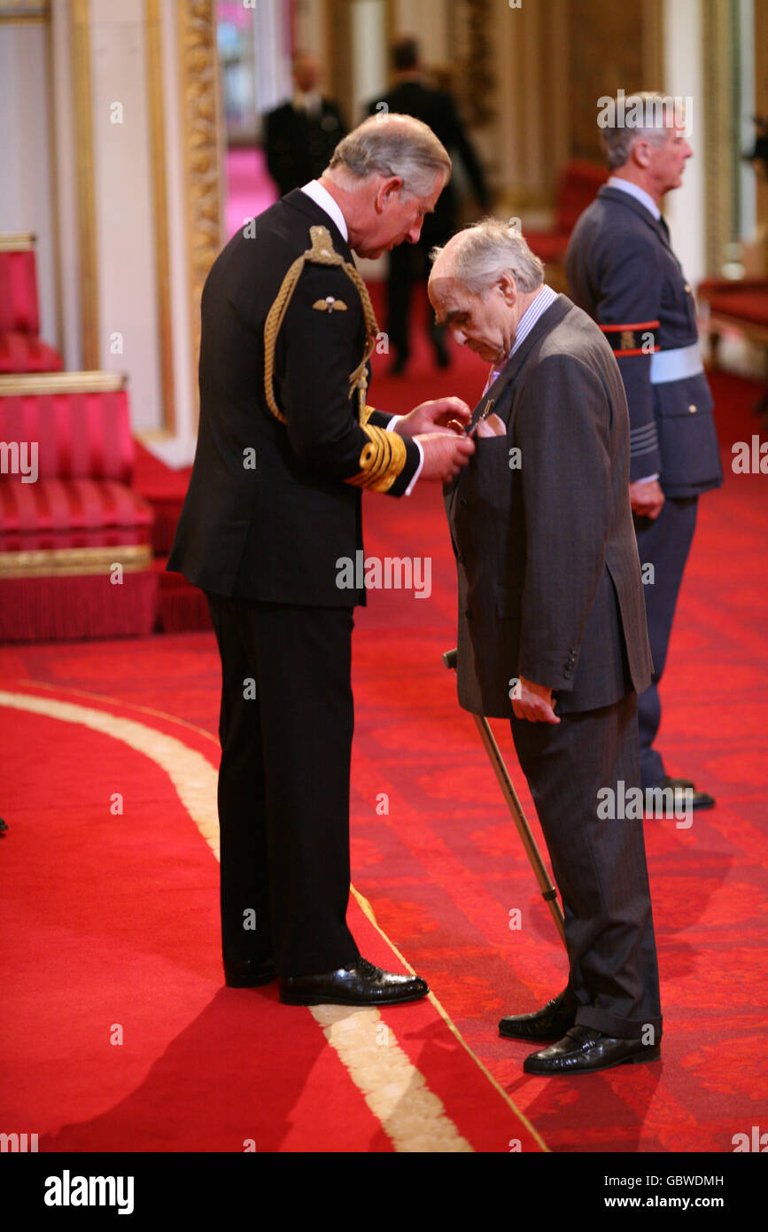 Bernard sinclair london machte mbe prince wales buckingham palast ...
