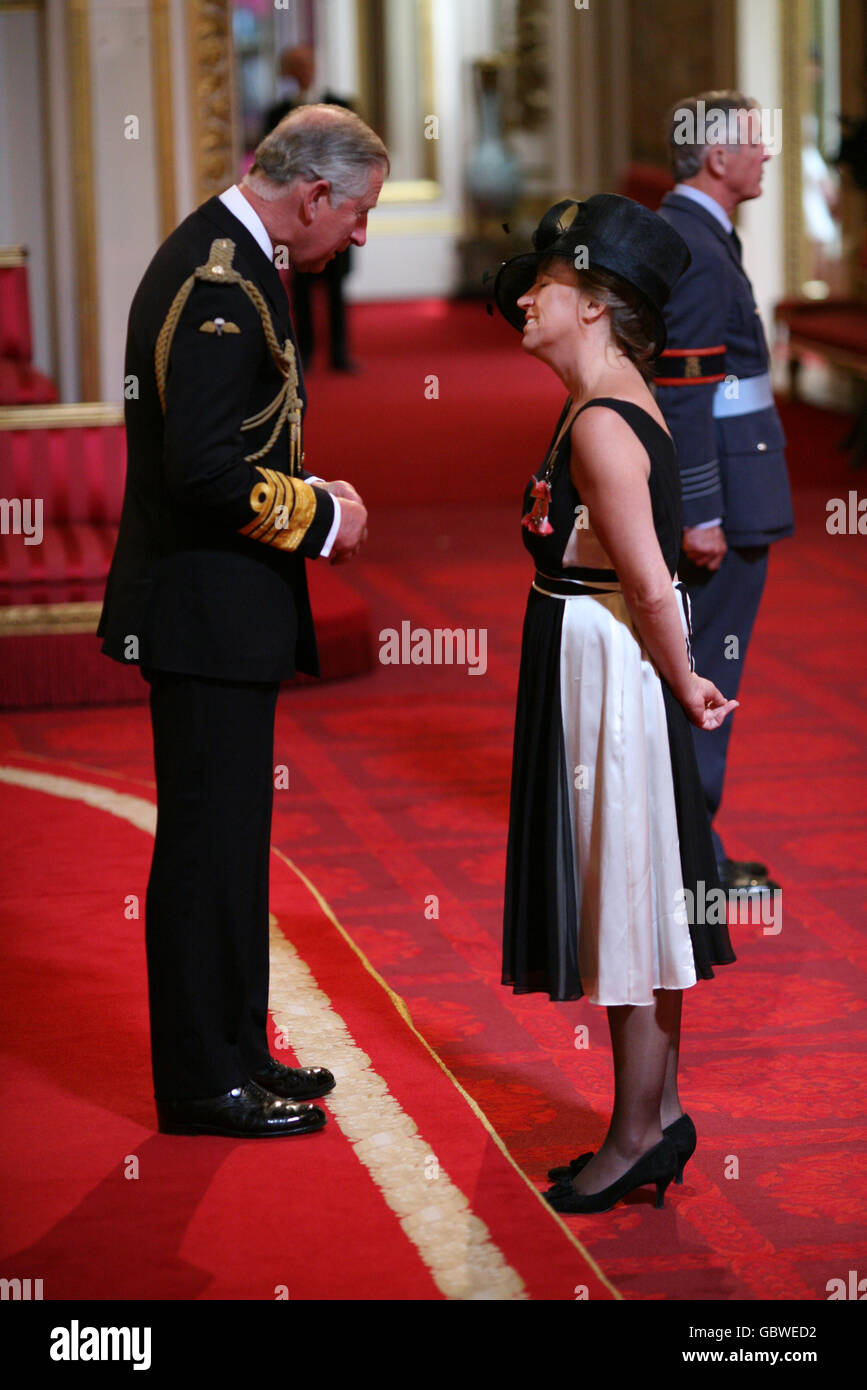 Miss leonie mccarthy oundle machte mbe prince wales buckingham palace ...