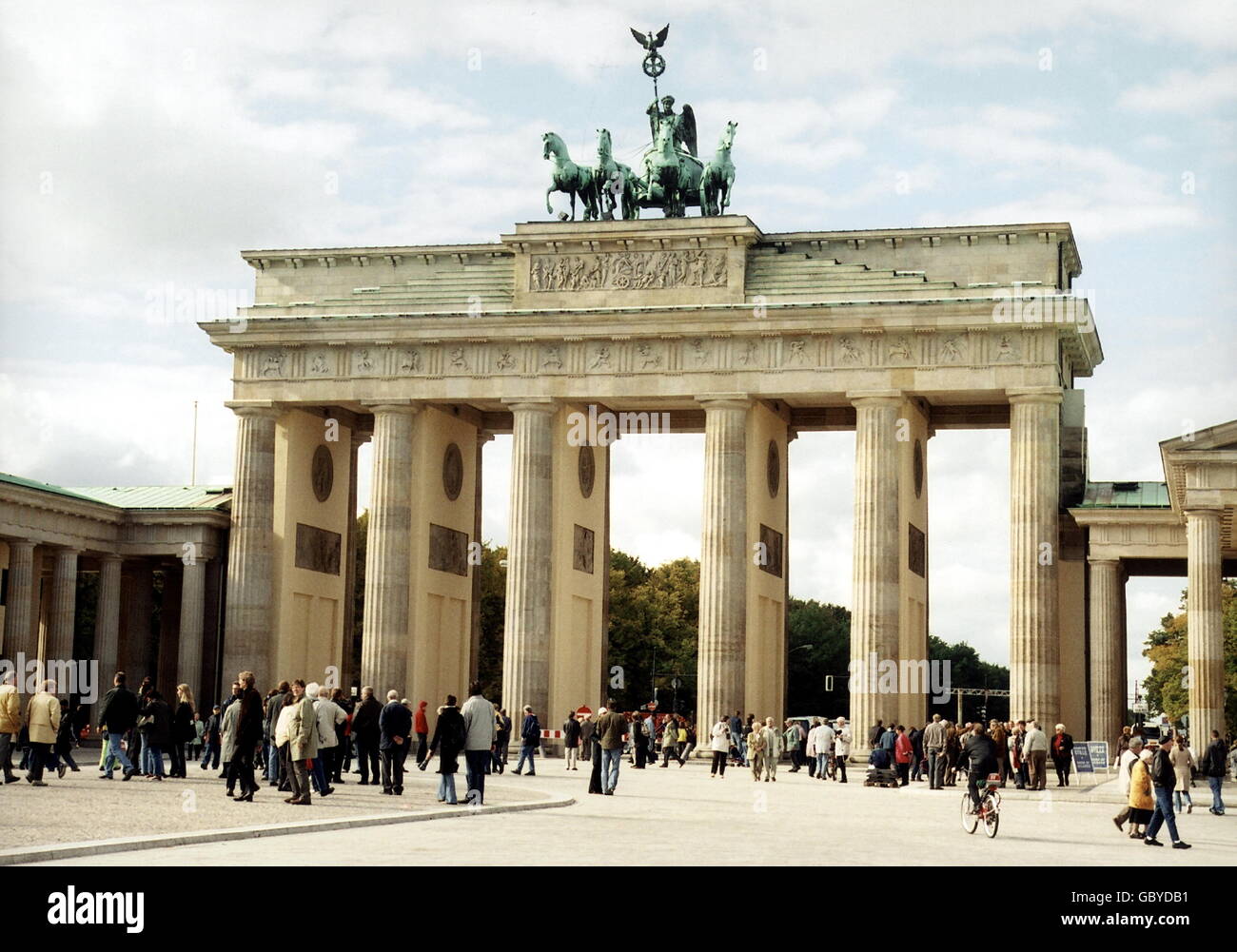 Architektur der 2000er jahre -Fotos und -Bildmaterial in hoher ...