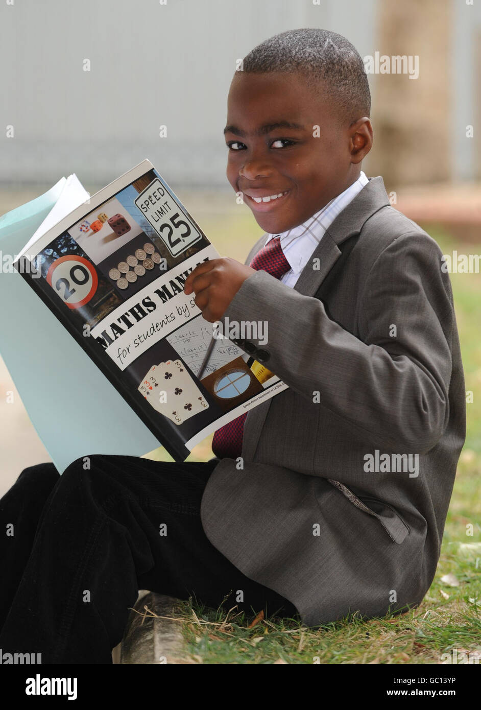 GCSE-Ergebnisse. Der siebenjährige Jude Alli aus London, der im Juni ...