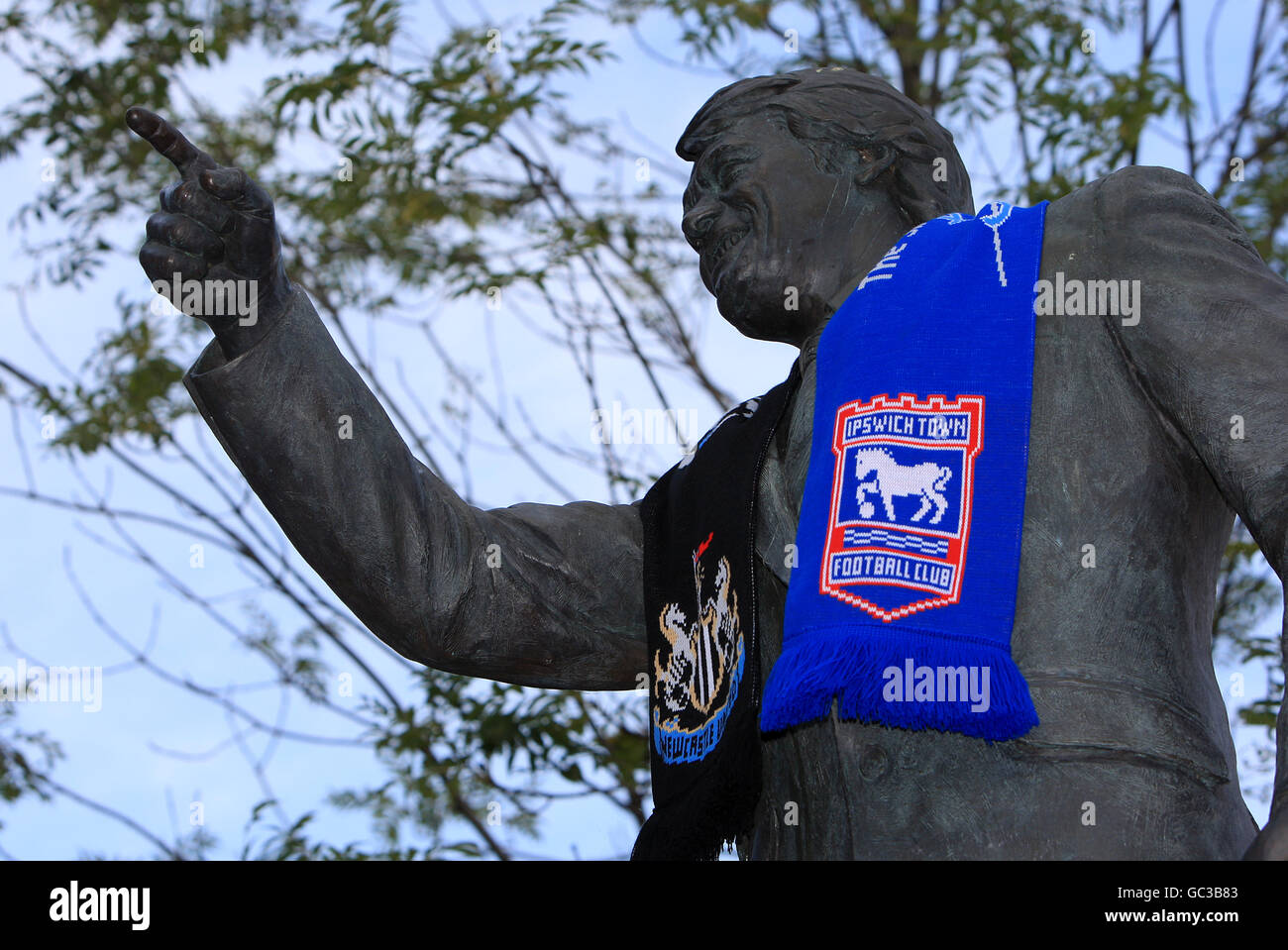 Sir bobby robson statue -Fotos und -Bildmaterial in hoher Auflösung – Alamy
