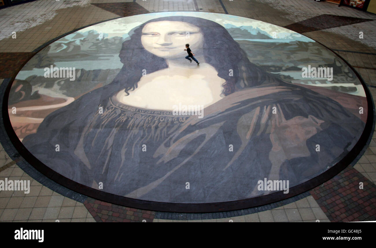Mona lisa weltrekordversuch -Fotos und -Bildmaterial in hoher Auflösung ...