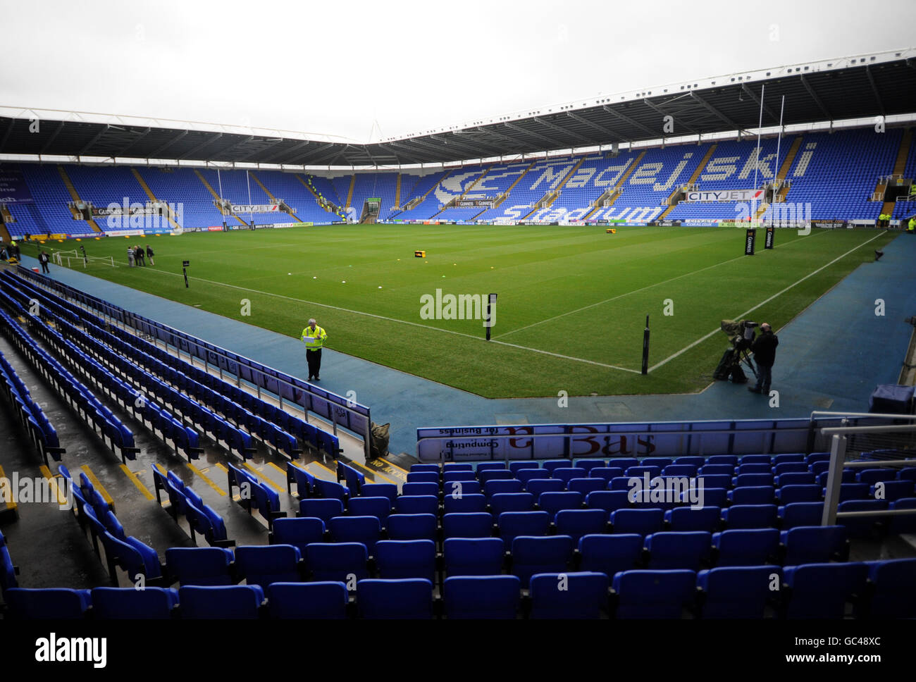 Rugby Union - Guinness Premiership - London Irish / Leicester Tigers ...