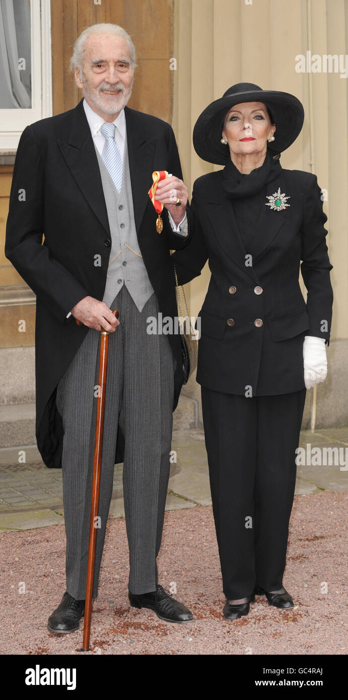 Actor christopher lee wife gitte -Fotos und -Bildmaterial in hoher ...