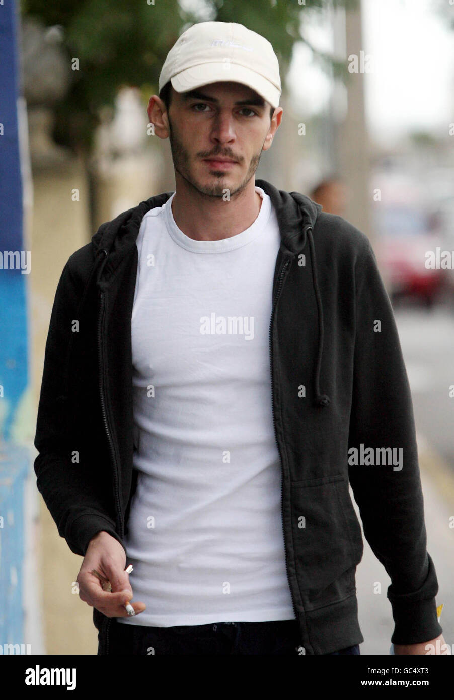 Georgi dochev leaves his flat in pont dinca -Fotos und -Bildmaterial in ...