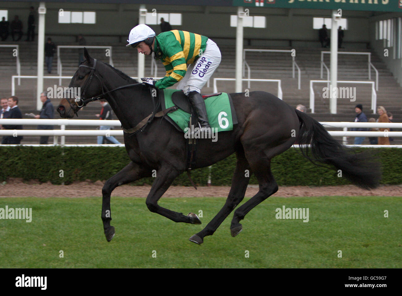 Horse flat race uk -Fotos und -Bildmaterial in hoher Auflösung – Alamy