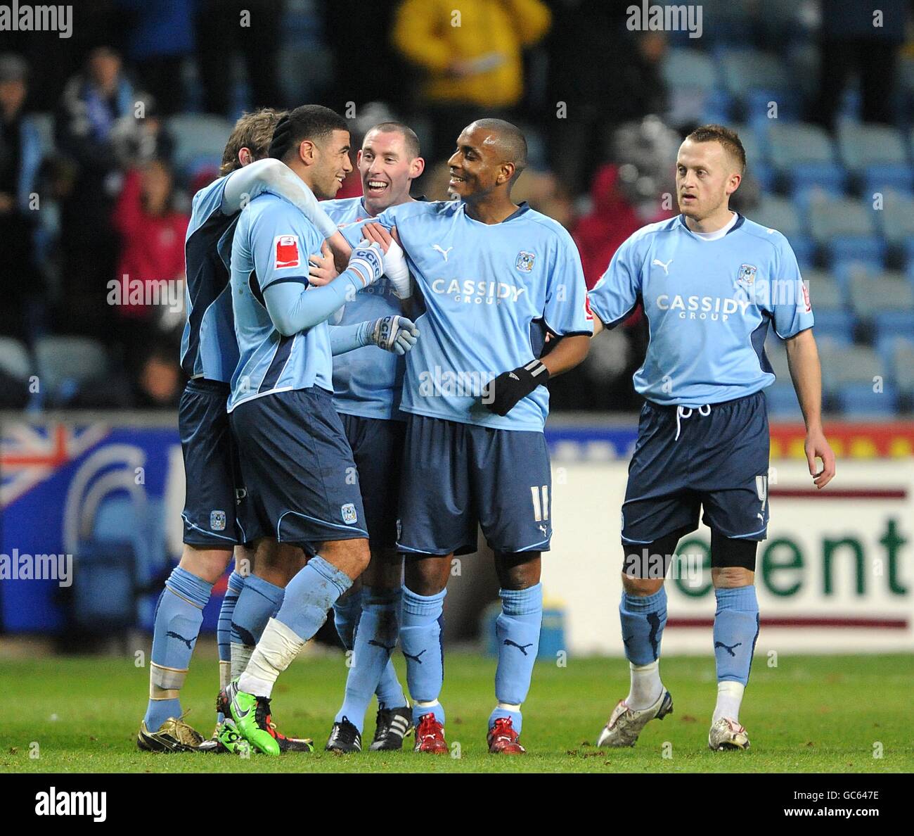 Coventry citys leon feiert am besten punkte -Fotos und -Bildmaterial in hoher Auflösung – Alamy