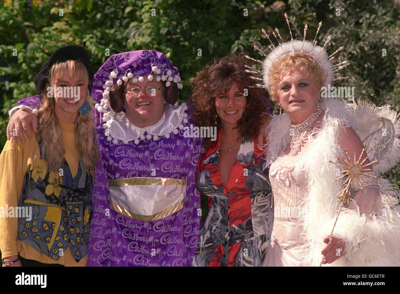 MICHAELA STRACHAN (L-R) KINDER TV MODERATORIN) LES DAWSON, LINDA ...