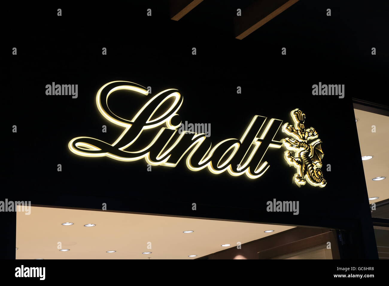 Lindt Logo Stockfotos und -bilder Kaufen - Alamy