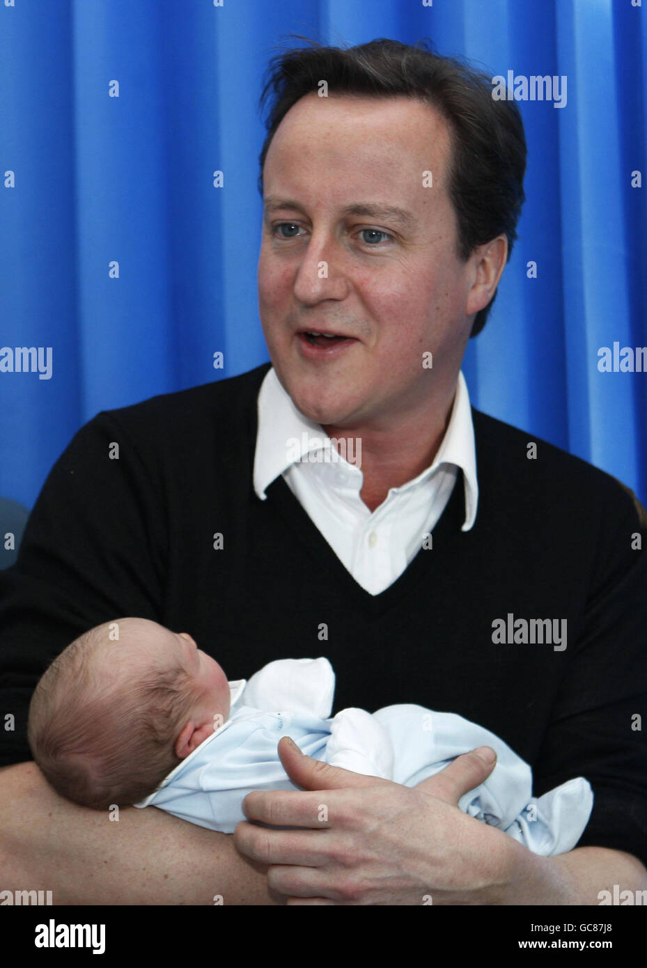 David cameron besucht das krankenhaus -Fotos und -Bildmaterial in hoher ...