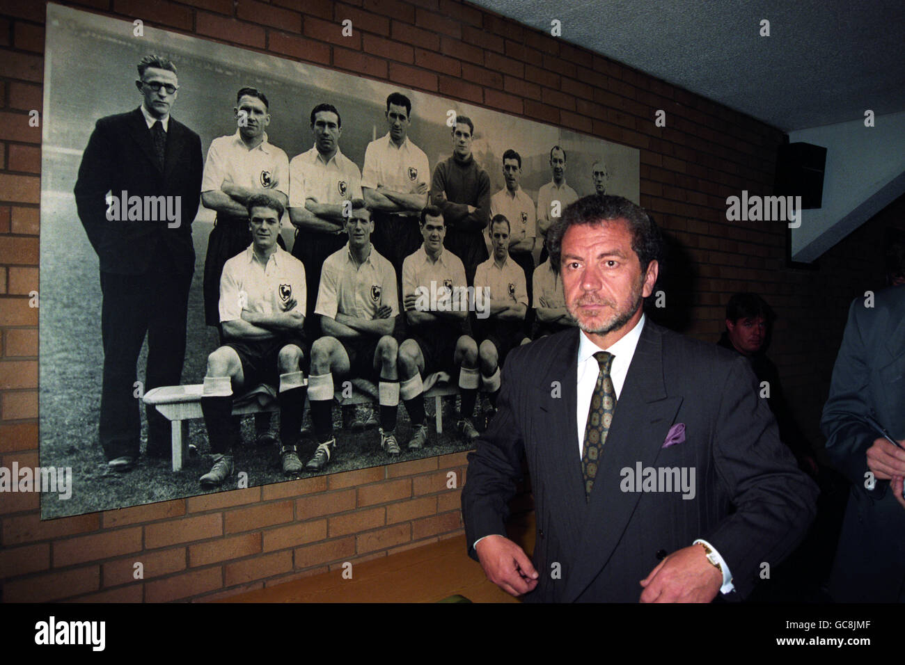 Tottenham hotspur vorsitzender alan zucker -Fotos und -Bildmaterial in ...