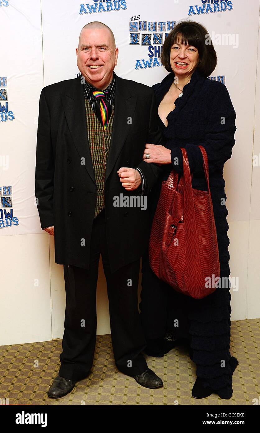 Timothy spall and shane spall -Fotos und -Bildmaterial in hoher ...