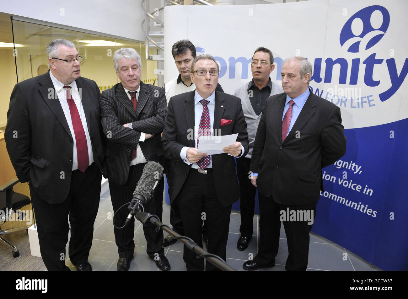 Michael Leahy (Mitte), Leiter des Union Steel Coordinating Committee ...