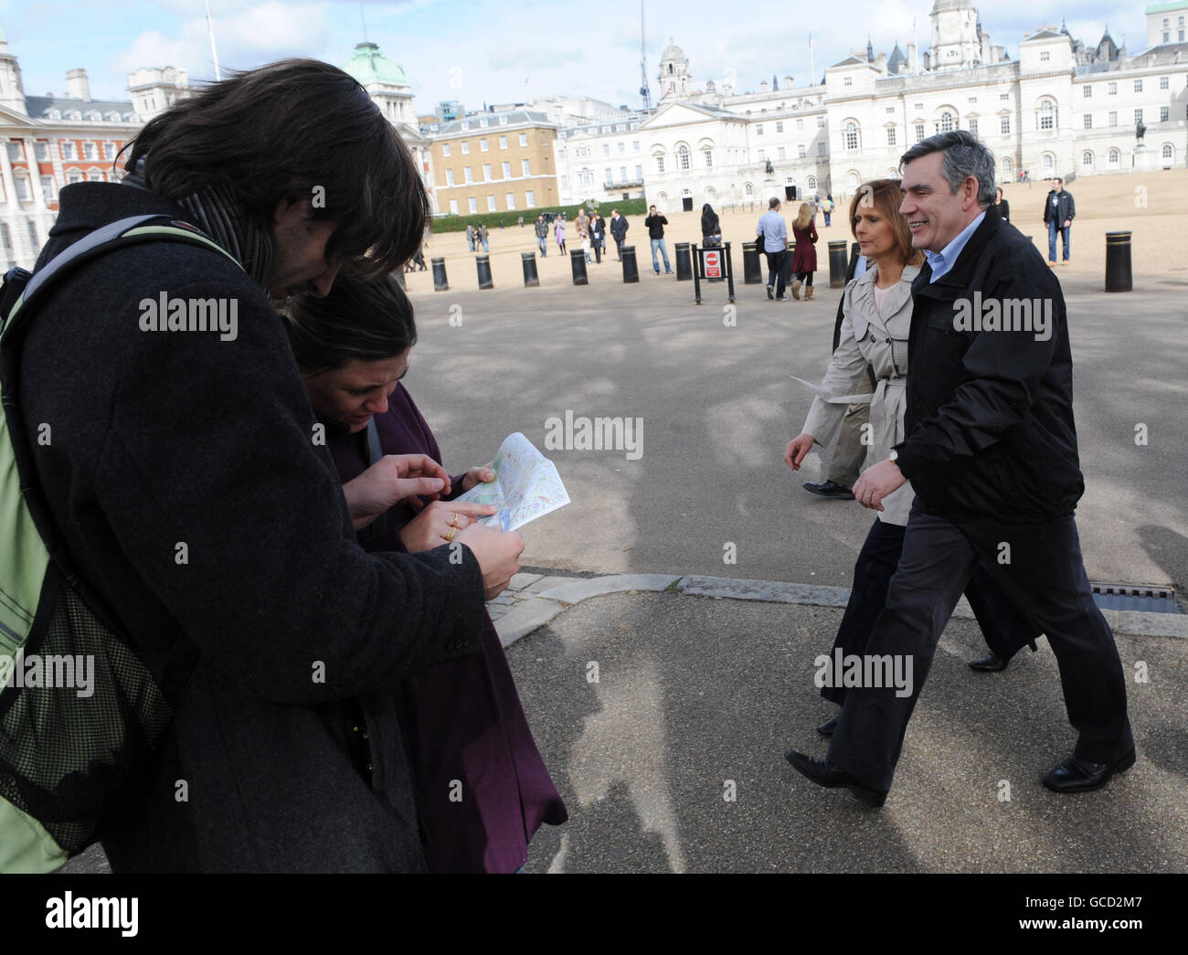 Premierminister Gordon Brown und seine Frau Sarah machen heute einen ...