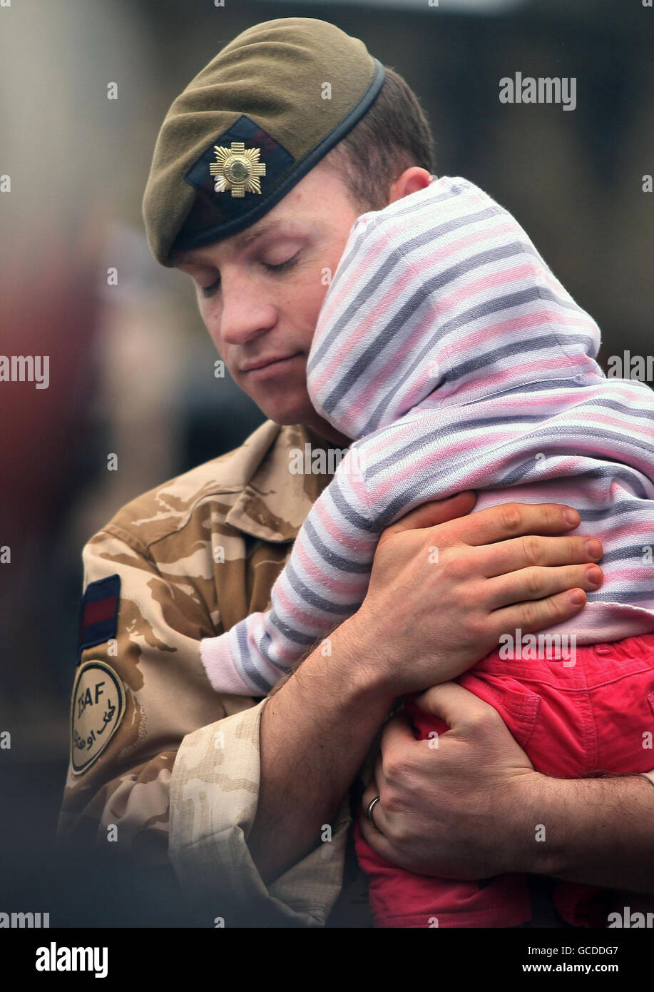 Freya Grant mit ihrem Vater Sean vor seinem Einsatz im 1. Bataillon der ...