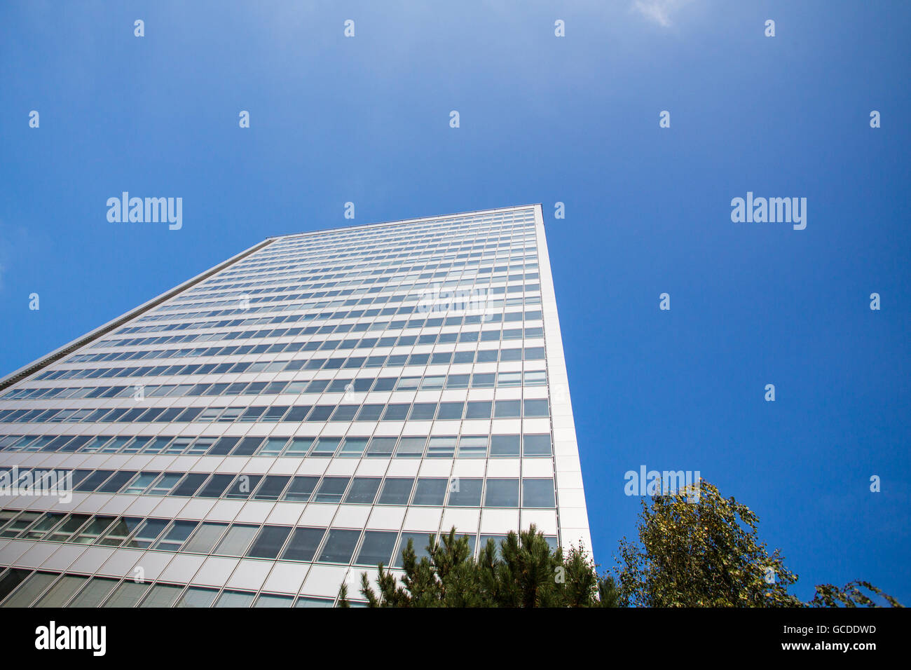 Old communist architecture -Fotos und -Bildmaterial in hoher Auflösung ...
